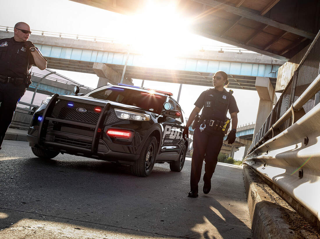 Ford: Diese Extras bekommen Polizeiautos der Amerikaner - auto motor ...