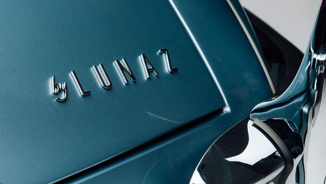 Lunaz-Design rüstet Oldtimer um: Edle Elektriker aus Silverstone | AUTO ...