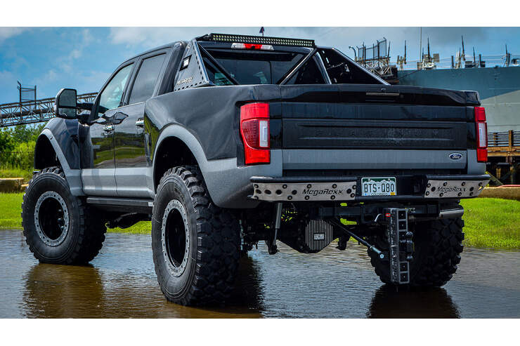 MegaRexx MegaRaptor auf Basis der Ford-Super-Duty-Pickups | AUTO MOTOR ...