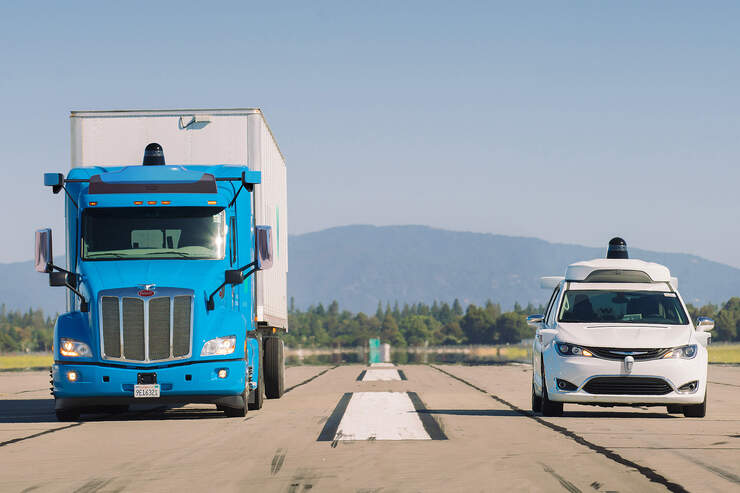 Selbstfahrende Peterbilt-Trucks: autonome Lkw von Waymo Via | AUTO ...