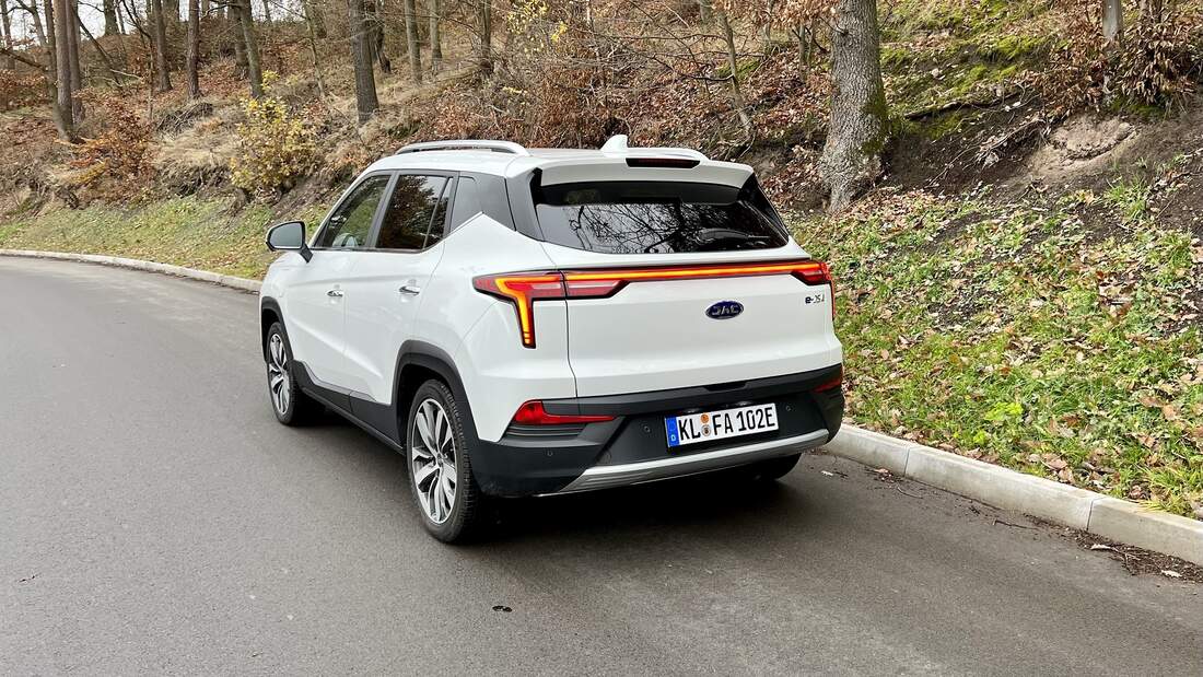 JAC e-JS4: Warum dieses China-Auto zu teuer ist | AUTO MOTOR UND SPORT