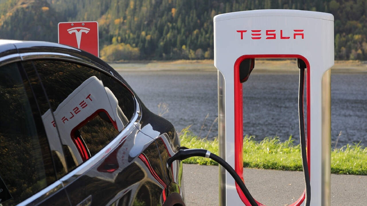Tesla charger voltage store