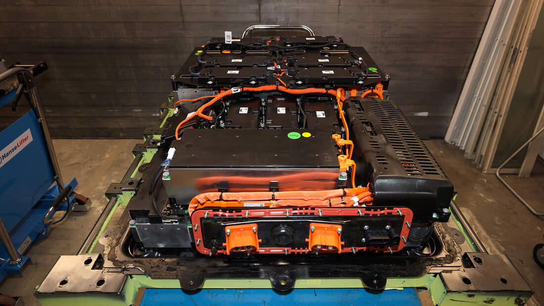 Abt e-Caddy im Fahrbericht: VWs Hochdach-Van als E-Auto | AUTO MOTOR ...