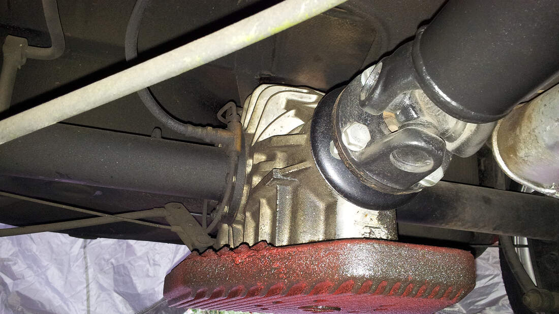 Klassischer Alfa Romeo Spider (105/115) mit 3,0-V6 und Heckantrieb ...