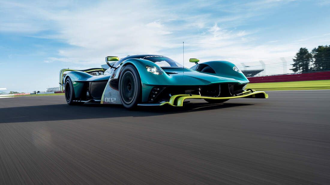 Im Aston Martin Valkyrie AMR Pro auf der Rennstrecke | AUTO MOTOR UND SPORT