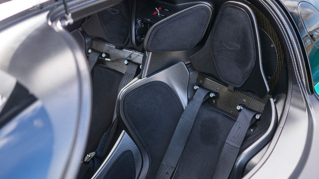 Im Aston Martin Valkyrie AMR Pro auf der Rennstrecke | AUTO MOTOR UND SPORT