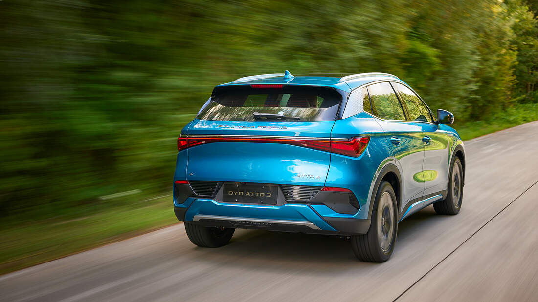 BYD Atto 3: Mit buntem Innenraum gegen den VW ID.3 | AUTO MOTOR UND SPORT