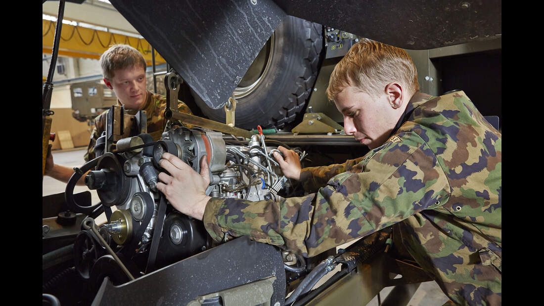 Bucher Duro Militärfahrzeug: Schweizer Armee in Nöten | AUTO MOTOR UND ...