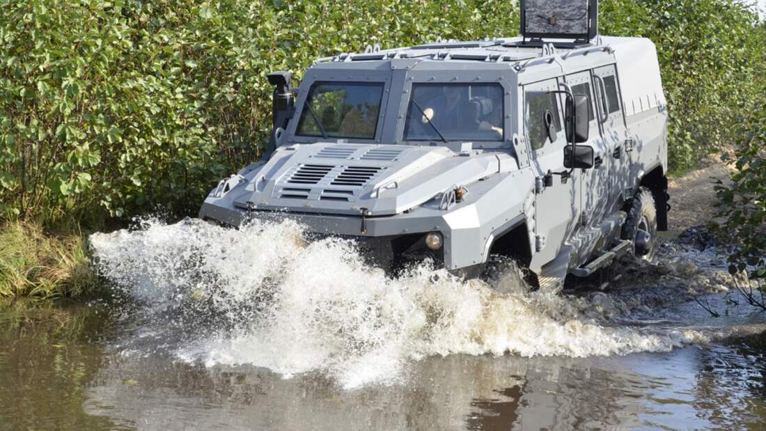 Buran 4x4 Panzerfahrzeug: Russischer Endzeit-Offroader - auto motor und ...