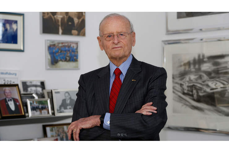 Carl H. Hahn (1926-2023): VW-Chef von 1982 bis 1992 | AUTO MOTOR UND SPORT