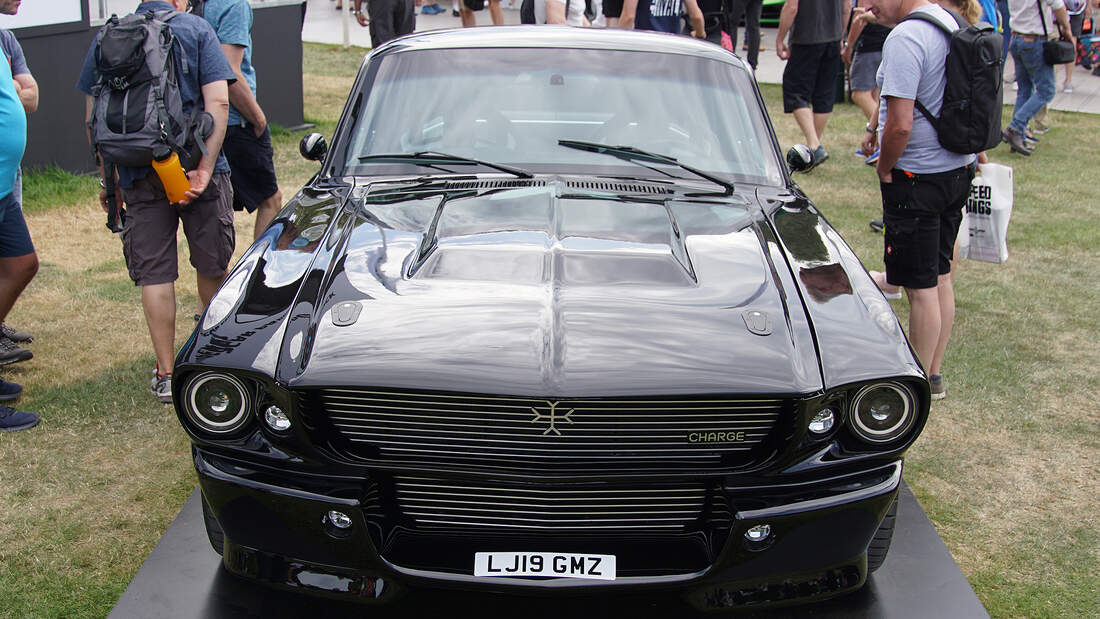 Elektrischer Charge Mustang im 1960er-Look | AUTO MOTOR UND SPORT