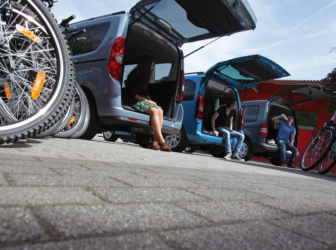 Citroen Berlingo, Opel Combo, VW Caddy: Hochdachkombis im Test - auto ...