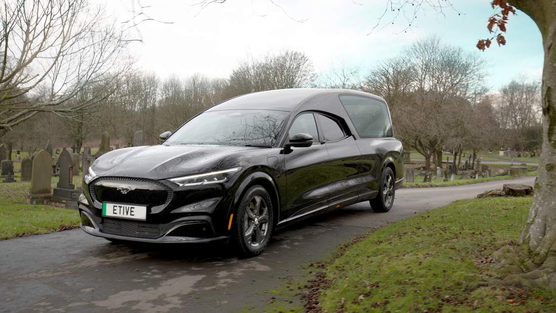 Coleman Milne Ford Mustang Mach-E Leichenwagen | AUTO MOTOR UND SPORT