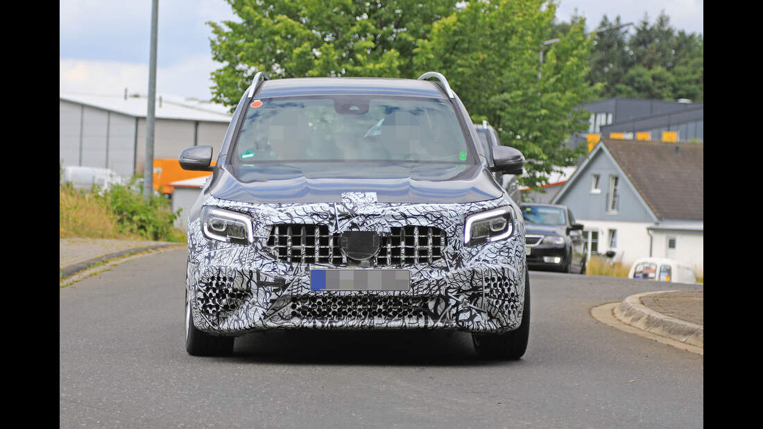 Neuer Mercedes-AMG GLB 45 (2020) erstmals erwischt | AUTO MOTOR UND SPORT