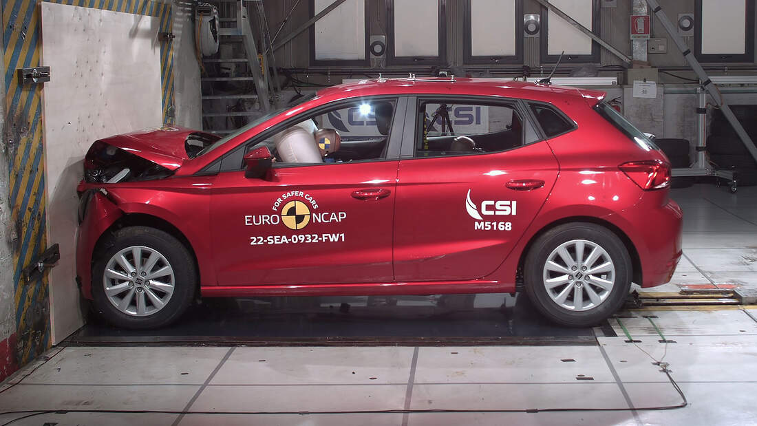 Erster weiblicher Crashtest-Dummy: Eva von Astrid Linder | AUTO MOTOR ...