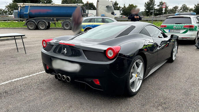 Ferrari 250 GTE 2+2 Polizia: Im Ferrari auf Verbrecherjagd | AUTO MOTOR ...