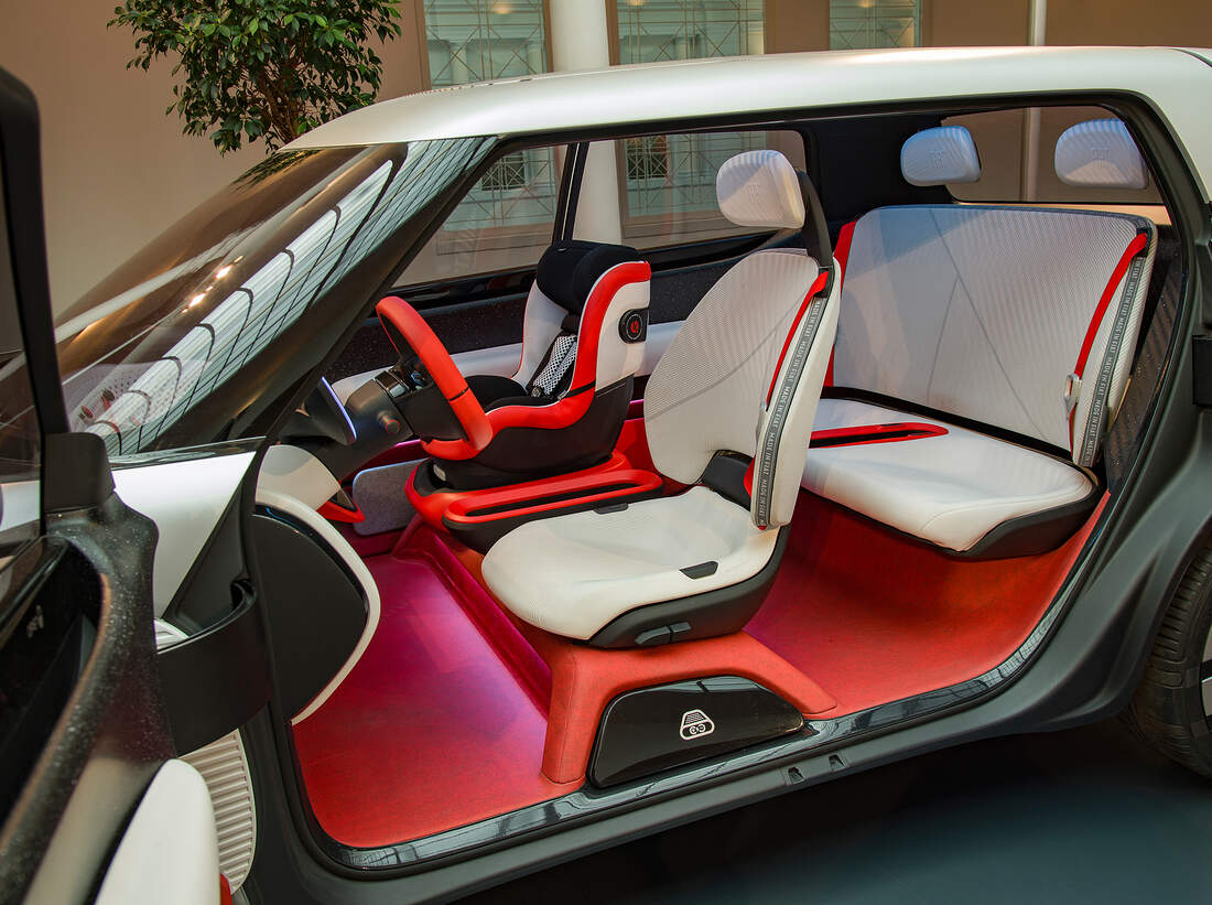Fiat Concept Centoventi mit Trolley-Batterien und Modul-Innenraum ...