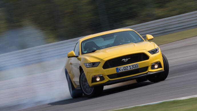 Ford Mustang aktuelle Tests & Fahrberichte - AUTO MOTOR UND SPORT