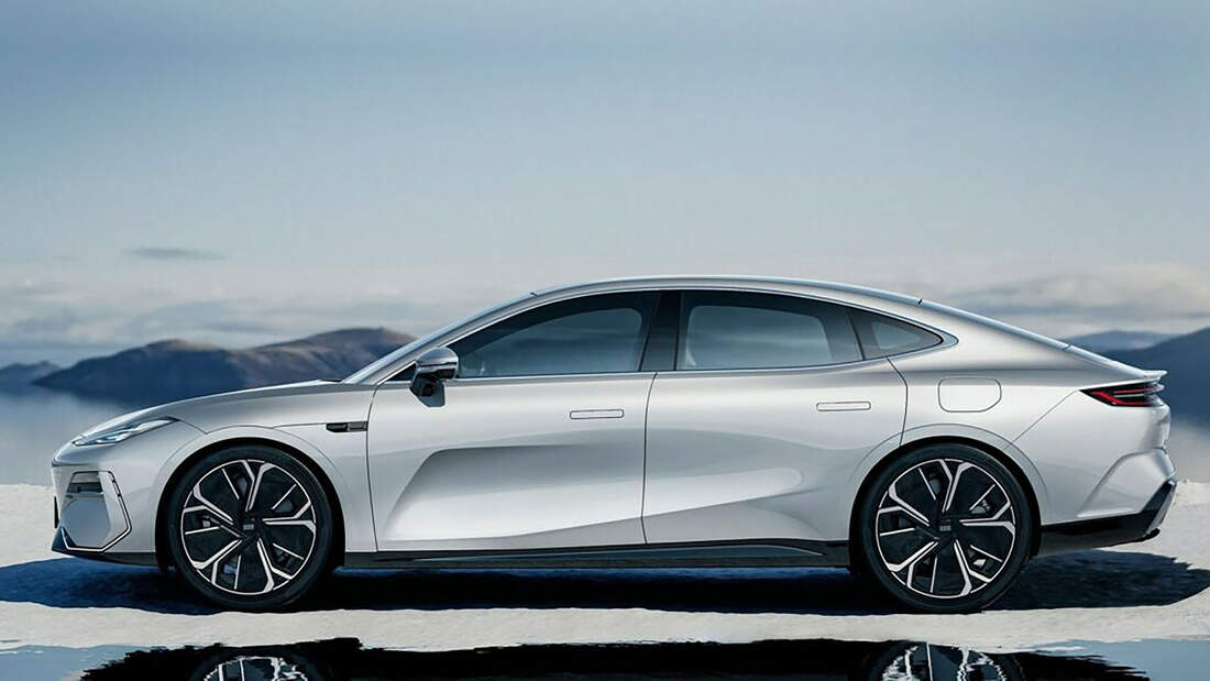 Geely Galaxy E8: Elektrolimousine aus China | AUTO MOTOR UND SPORT