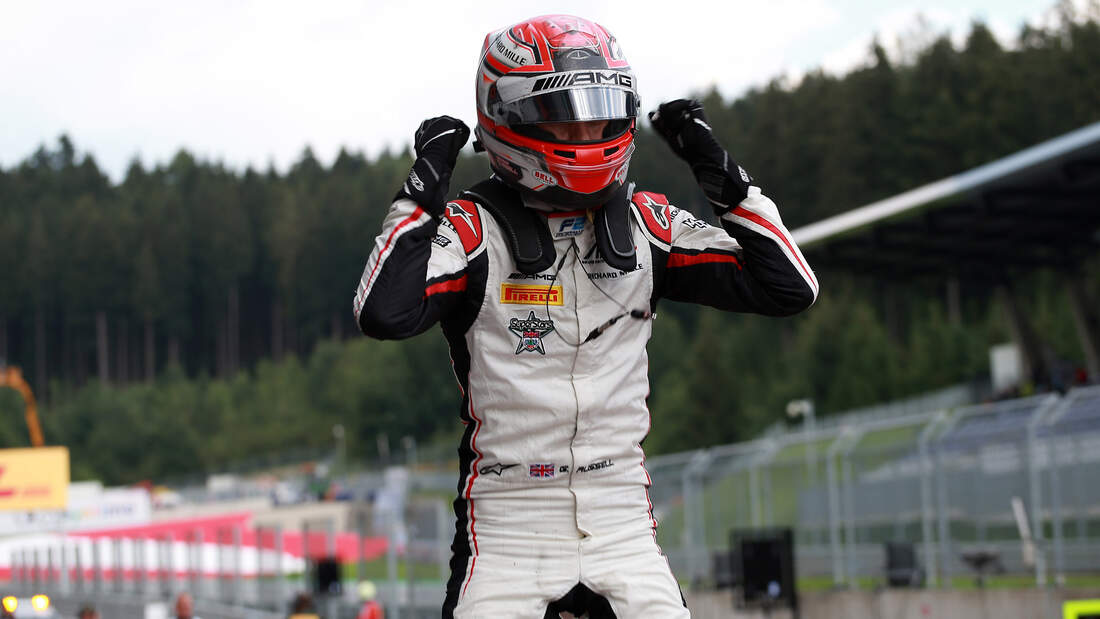 Mercedes-Pilot George Russell im Interview | AUTO MOTOR UND SPORT