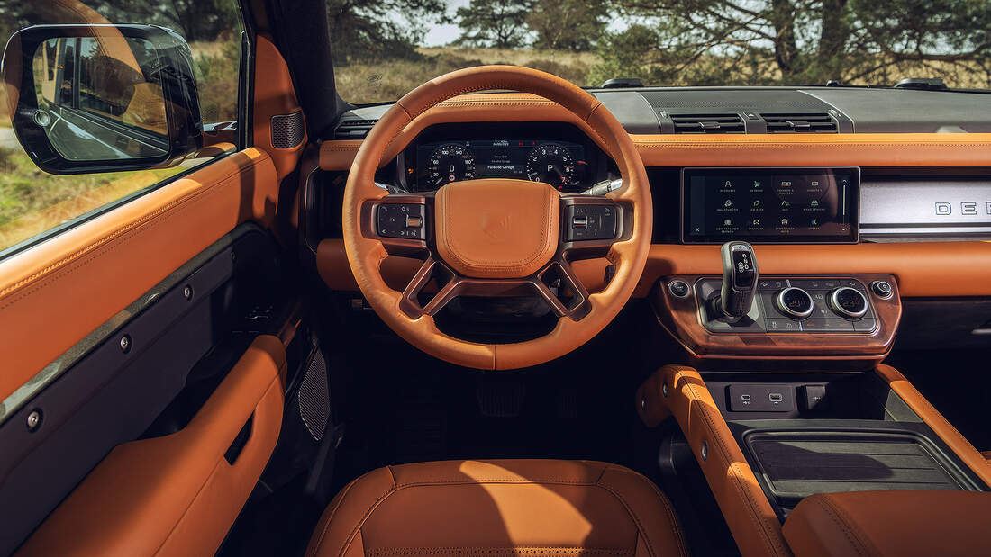 Land Rover Defender 90 Valiance als Cabrio von Heritage Customs | AUTO ...