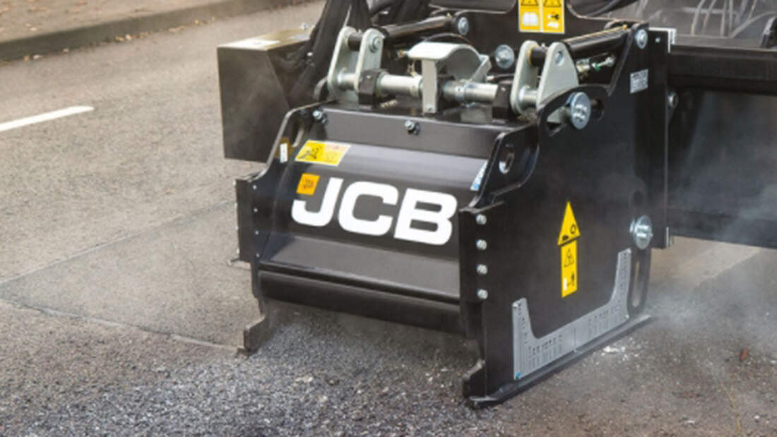 JCB Pothole Pro: Acht Minuten pro Loch | AUTO MOTOR UND SPORT
