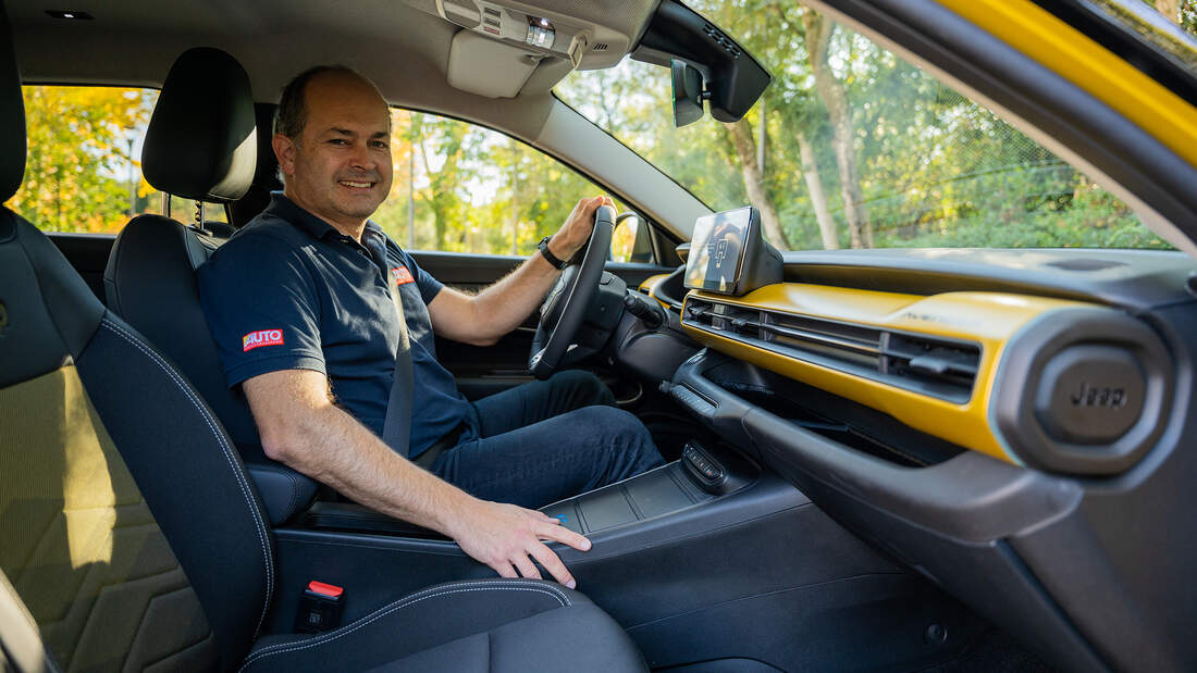 Jeep Avenger: Erste Fahrt im E-Jeep | AUTO MOTOR UND SPORT