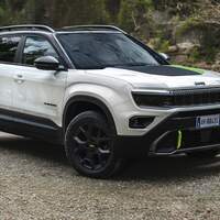 Allrad-Premiere: Jeep Avenger 4xe | AUTO MOTOR UND SPORT