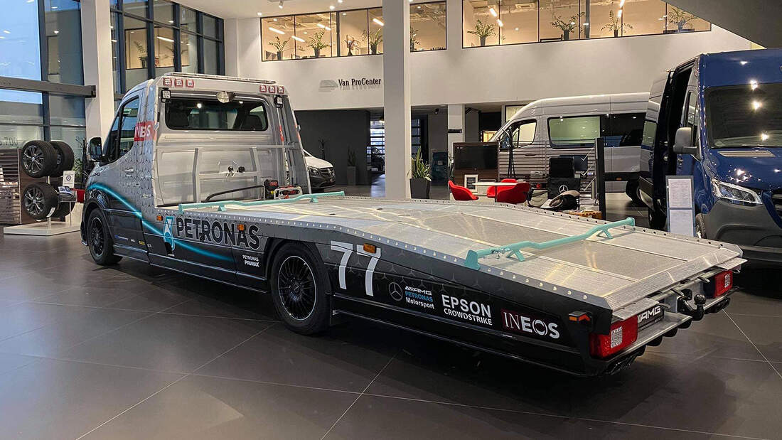 Mercedes Sprinter Abschlepper Petronas Edition: Von wegen voll Panne ...