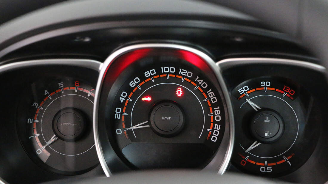 Lada Vesta SW und SW Cross: Kombi 2.000 Euro billiger - auto motor und ...