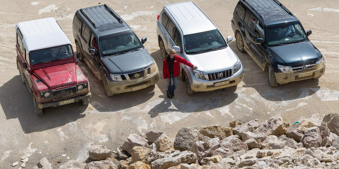 Pajero, Pathfinder, Defender und Landcruiser: SUV-Urgesteine im Gelände ...