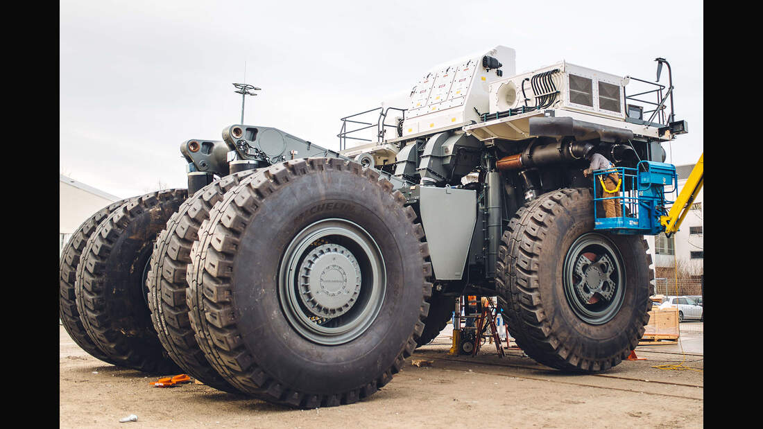 Liebherr T 264 Muldenkipper: Der Koloss von Riem - auto motor und sport