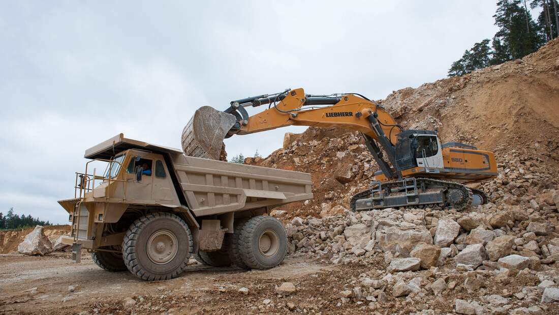 Liebherr Elektro-Raupenbagger R 976-E / R 980 SME-E | AUTO MOTOR UND SPORT