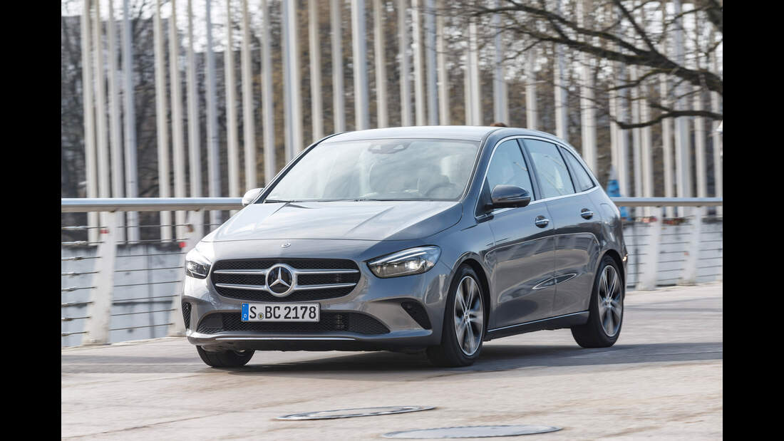 Mercedes B 200 d und BMW 218d Active Tourer im Test | AUTO MOTOR UND SPORT