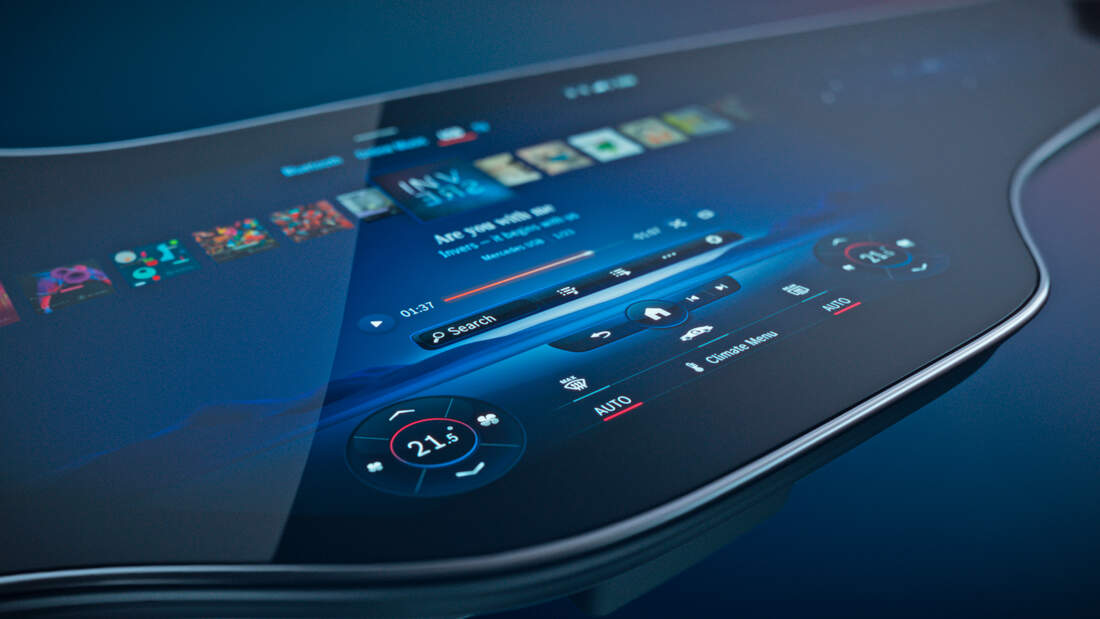 Hyperscreen: Mercedes plant Riesen-Display in MMA-Autos | AUTO MOTOR ...