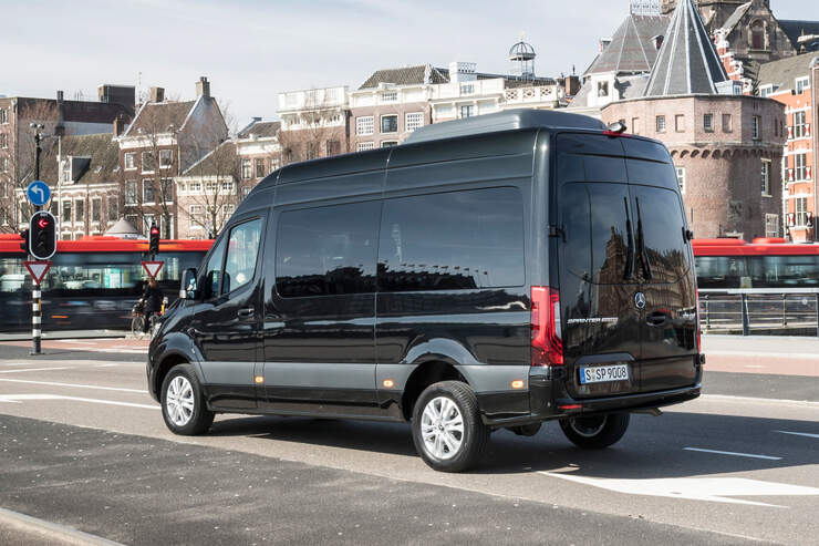 Drei Rückrufe bei Mercedes Sprinter (907 und 910) | AUTO MOTOR UND SPORT