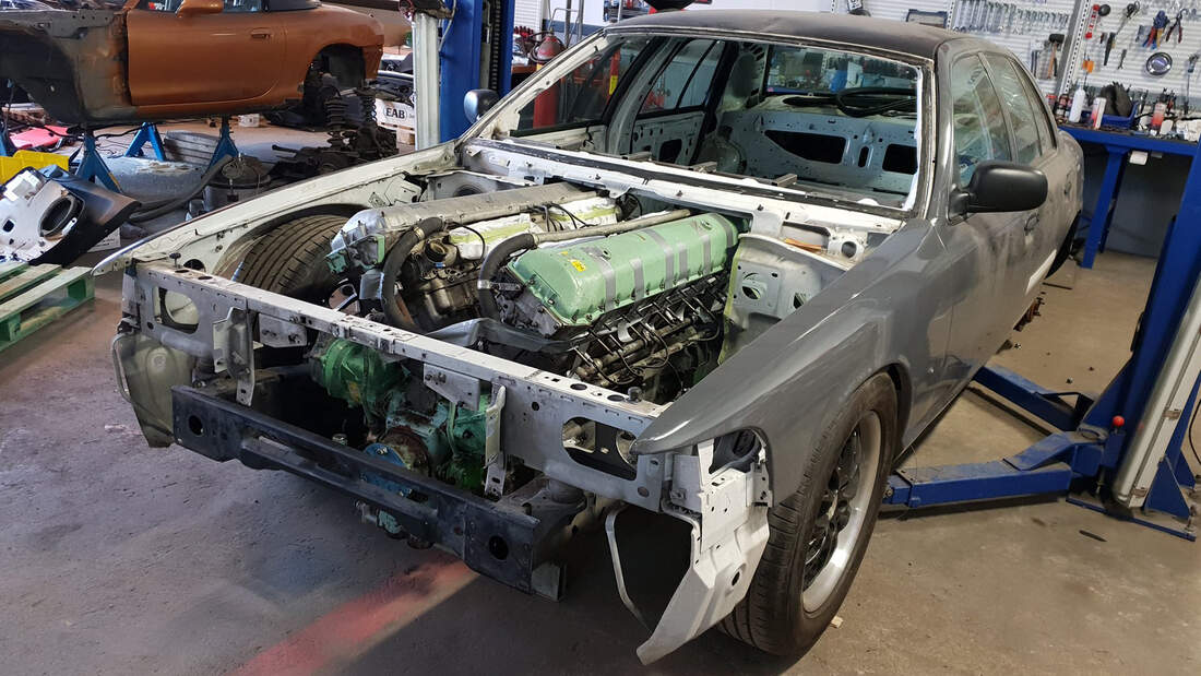 Meteor Interceptor: Ford Crown Vic mit 2.500-PS-Panzermotor | AUTO ...