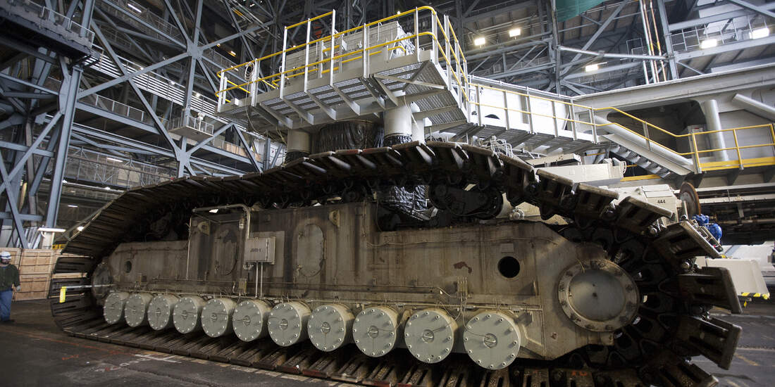 Raketentransporter der NASA: In Zeitlupe zur Abschussrampe - auto motor ...