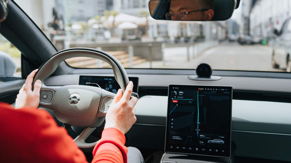 Nio ET5 im Fahrbericht: Mit 100 kWh-Akku gegen das Model 3 | AUTO MOTOR ...
