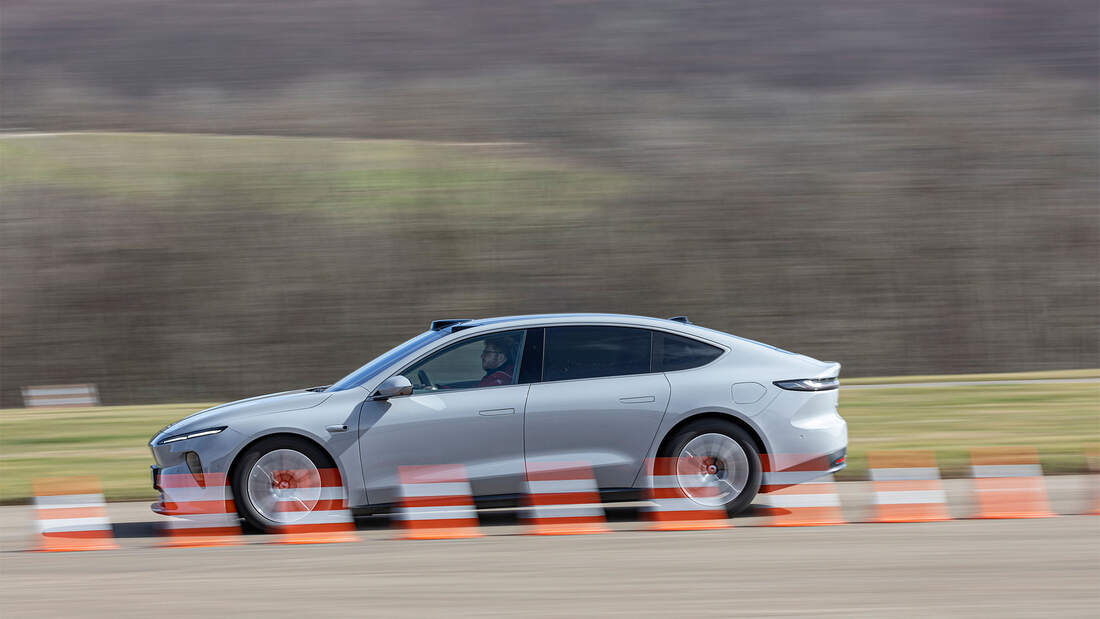 Nio ET7 gegen Porsche Taycan GTS im Test | AUTO MOTOR UND SPORT