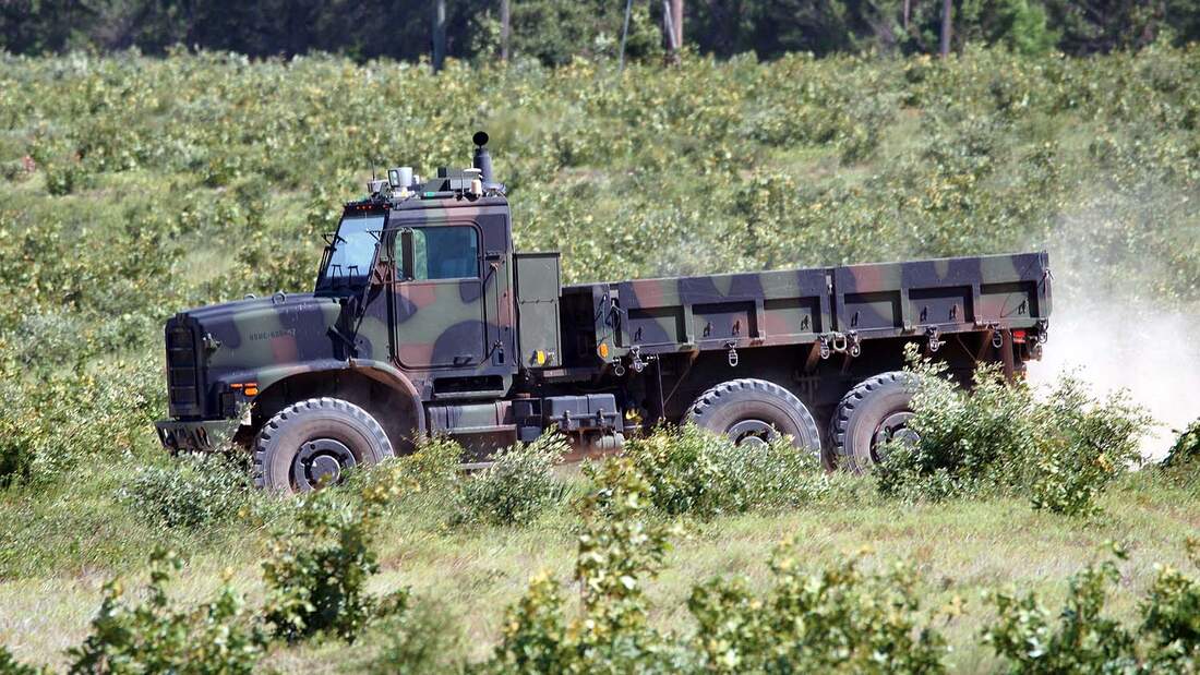 Oshkosh Militär-Trucks: Die Giganten der US-Army - auto motor und sport