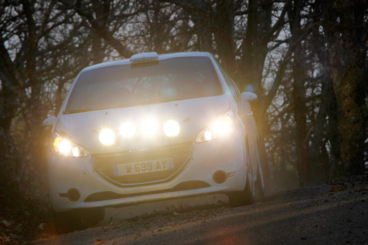 Peugeot 208 R2: Kleiner Löwe für Rallye-Einsteiger | AUTO MOTOR UND SPORT