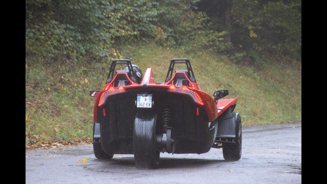 Fahrbericht Polaris Slingshot SL: Offenes Dreirad ohne Helmpflicht ...