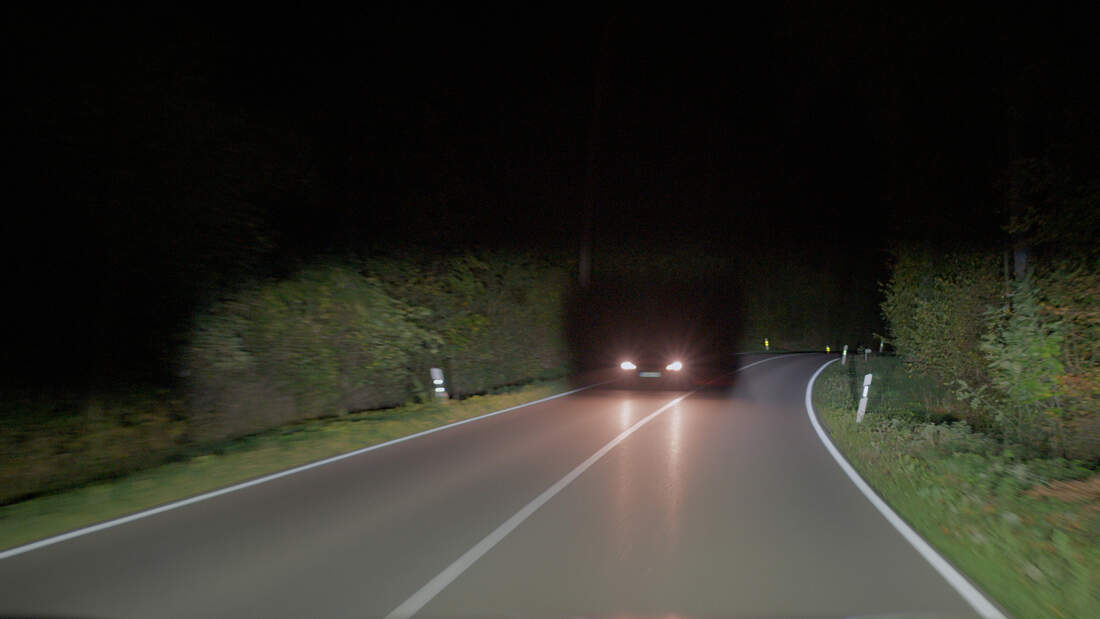 Matrix-LED-HD-Scheinwerfer: Porsche biegt Licht | AUTO MOTOR UND SPORT