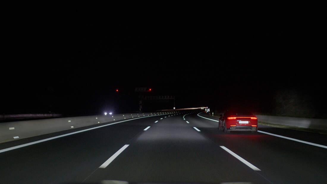 Matrix-LED-HD-Scheinwerfer: Porsche biegt Licht | AUTO MOTOR UND SPORT