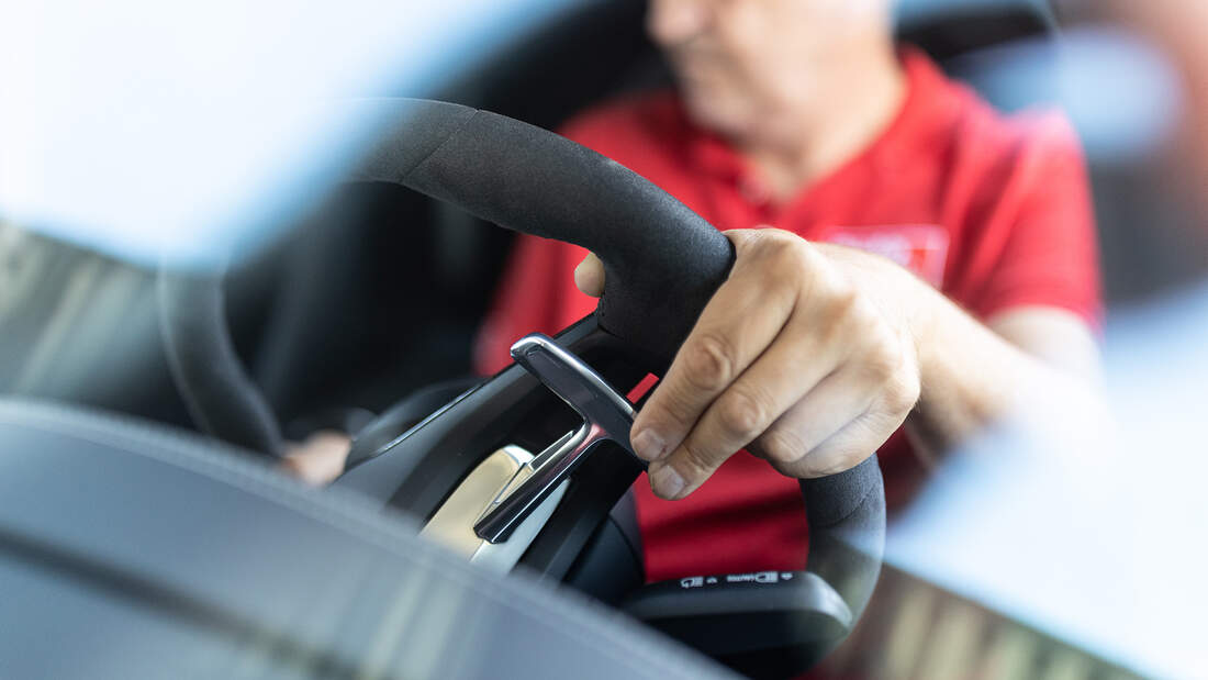 Porsche Panamera GTS und BMW M850i xDrive im Test | AUTO MOTOR UND SPORT