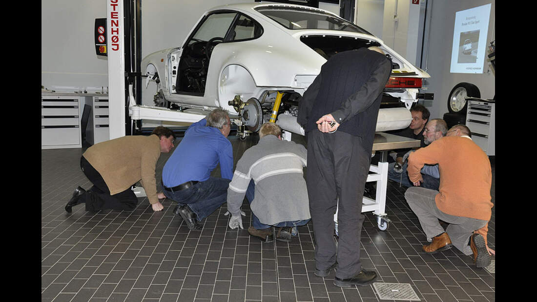 Porsche Workshop Teil 3 - Hochzeitstag für den Porsche 911 CS | AUTO ...