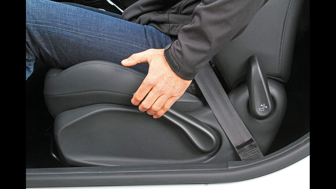 12 Autositze im Test: Wer hat die besten Sitze? | AUTO MOTOR UND SPORT
