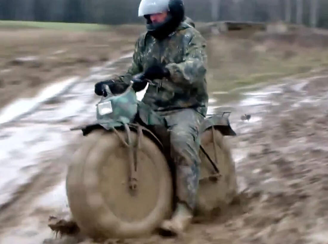 Tarus 2x2 Offroad-Motorrad: Geländespaß für ganz kleines Geld - auto ...