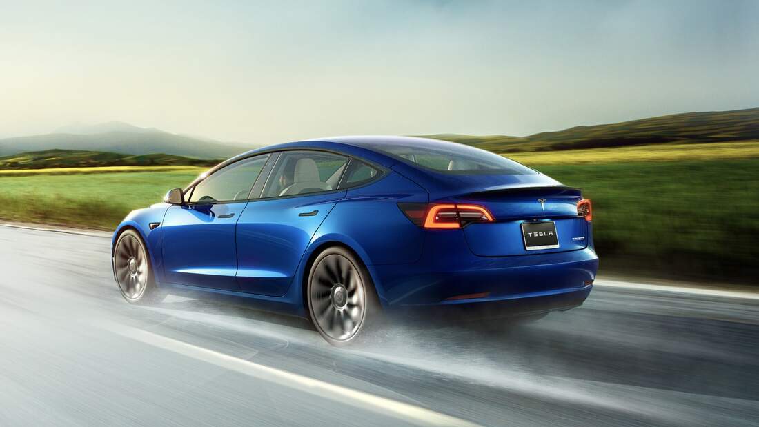 Tesla Model 3: Auch als Maximale Reichweite mit Heckantrieb | AUTO ...